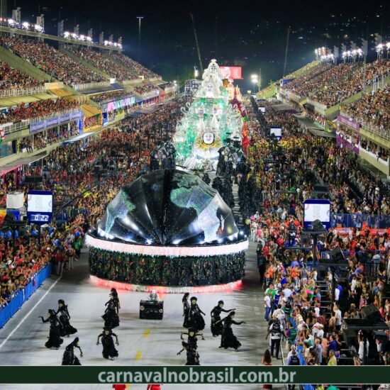 Desfile Viradouro no Grupo Especial do Carnaval 2022 no Rio de Janeiro ...