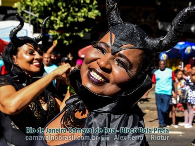 Rio de Janeiro Carnaval de Rua 2024 : fotos Bloco do Bola Preta (10/02 ...